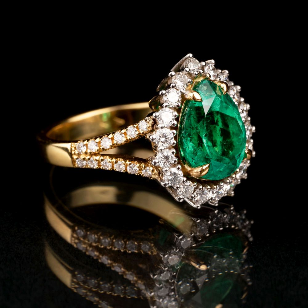 Vivid Green Smaragd-Ring mit Brillanten [104287]