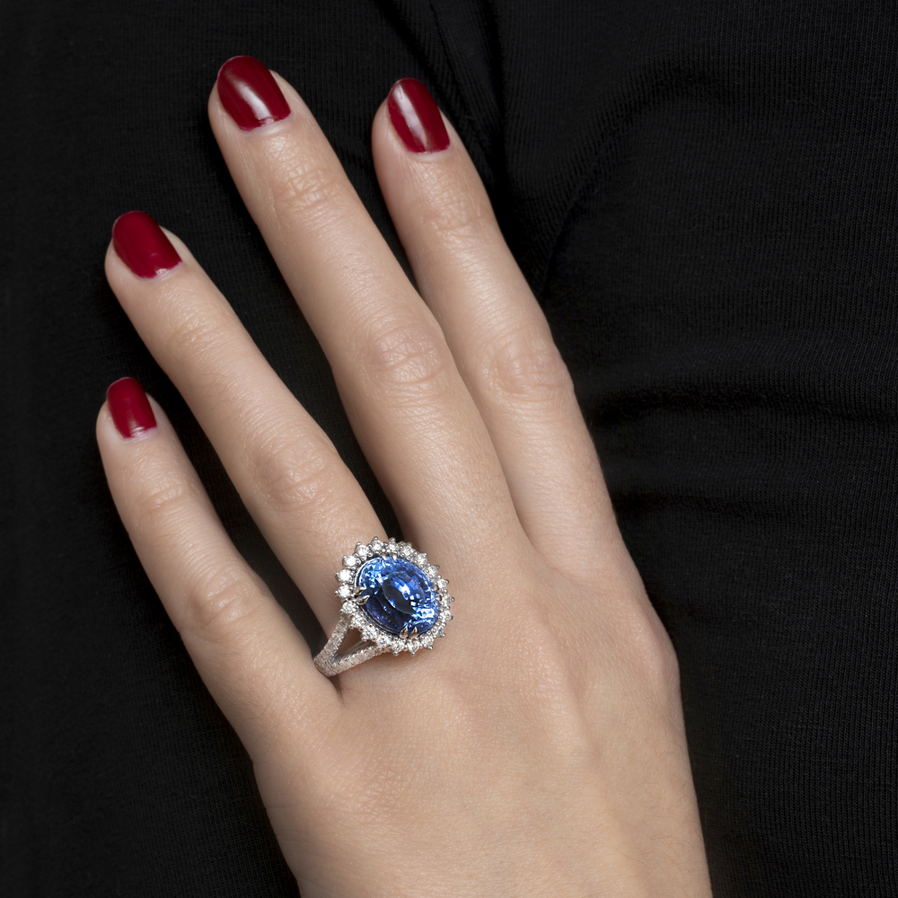 Natürlicher Saphir-Ring mit Brillanten [105014]